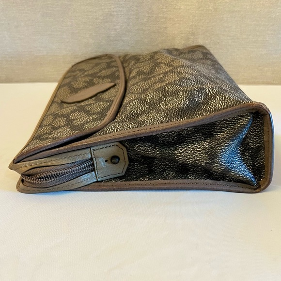 yves-saint-laurent-bags-vintage-yves-saint-laurent-clutch-pouch
